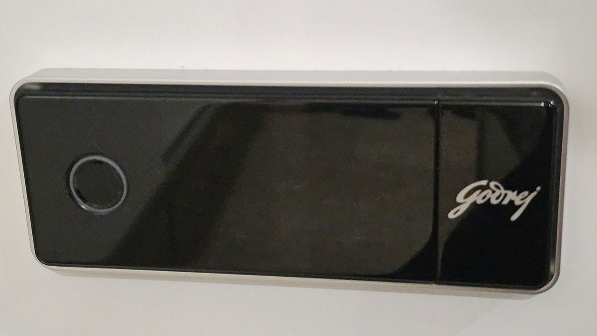 Godrej NX Pro Luxe 30L Review: Secure, Spacious, and Built to Stay Put ...